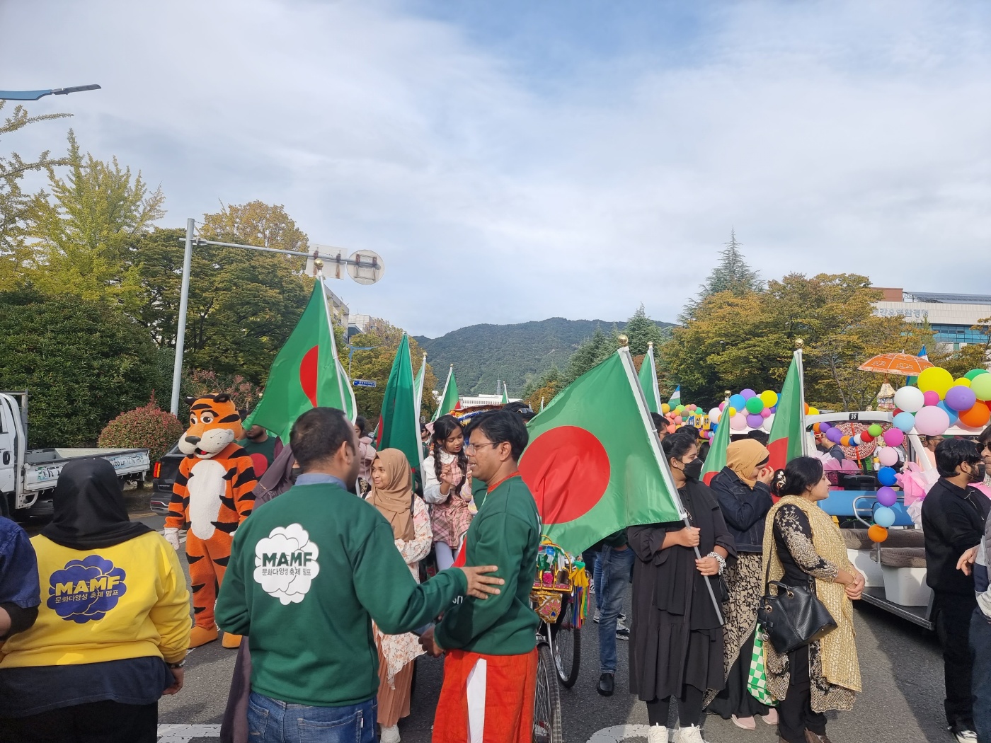 맘프 사진 갤러리 2023 - 방글라데시_퍼레이드